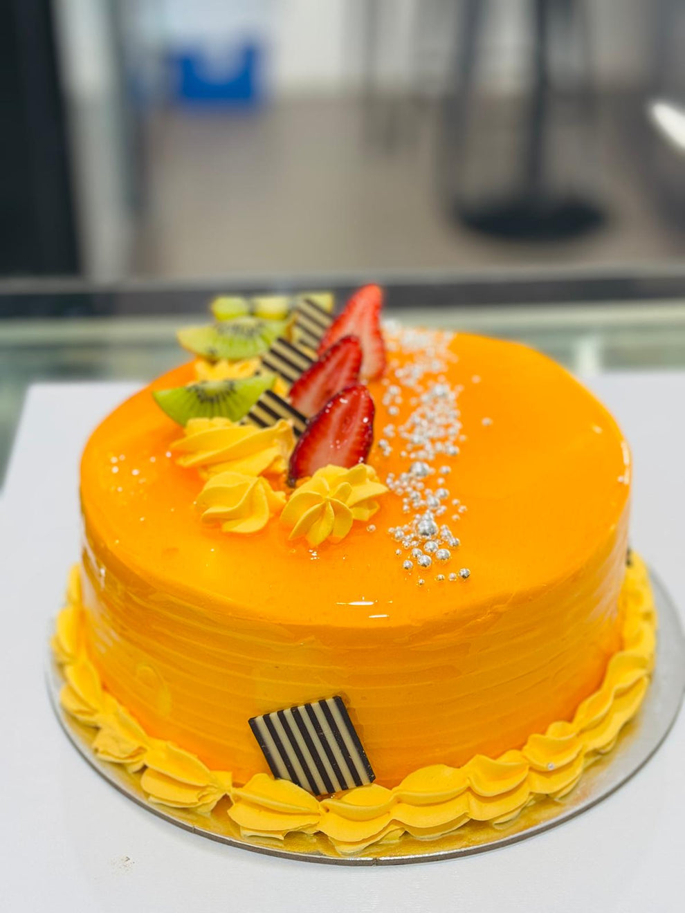 IS26 Eggless Mango Sponge – Flavours Inn - Cakes and Sweets Shop In ...